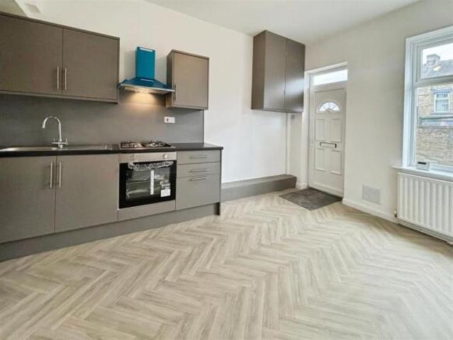 2 bedroom terraced house for sale in Greaves Street, Bradford, BD5 7PE, BD5