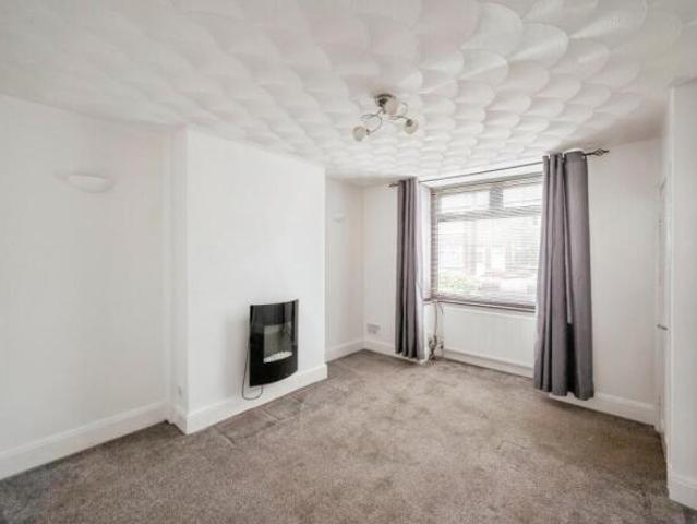 2 bedroom terraced house for sale in Grove Avenue, Doncaster, DN5