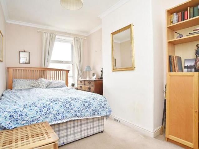 2 bedroom terraced house for sale in Grove Park Walk, Harrogate, HG1