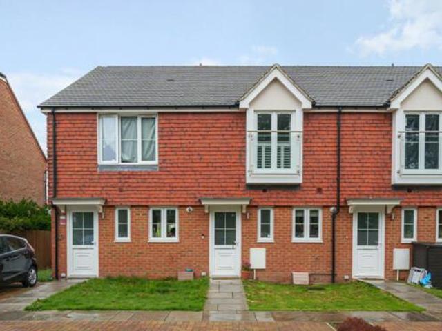2 Bedroom Terraced House For Sale In Guildford, Surrey