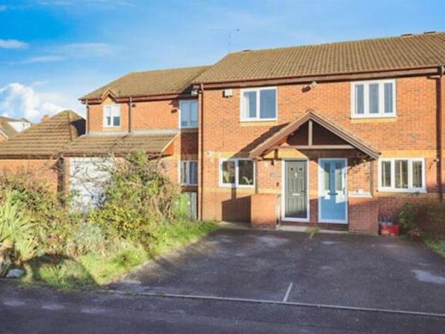 2 bedroom terraced house for sale in Davidson Avenue, Leamington Spa, CV31