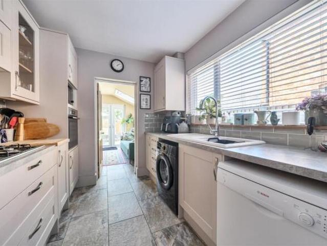 2 bedroom terraced house for sale in Dudley Street, Bedford, MK40