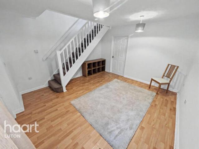2 bedroom terraced house for sale in Dunraven Avenue, Luton, LU1