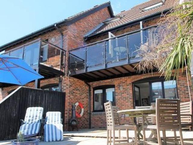 2 bedroom terraced house for sale in Endeavour Way SO45 SO45