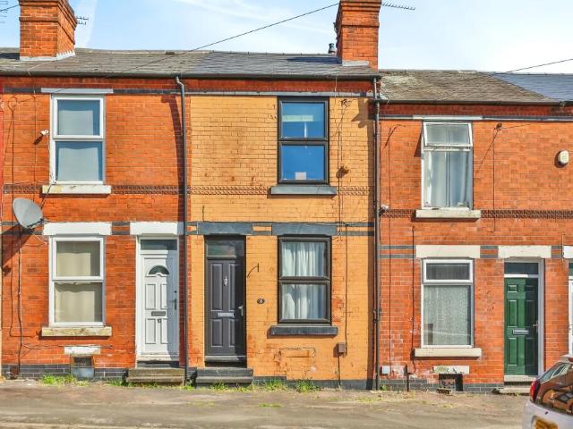 2 bedroom terraced house for sale in East Grove, Nottingham, NG7