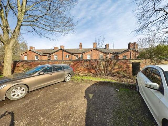 2 bedroom terraced house for sale in Ecclesfield Road, Sheffield, S9