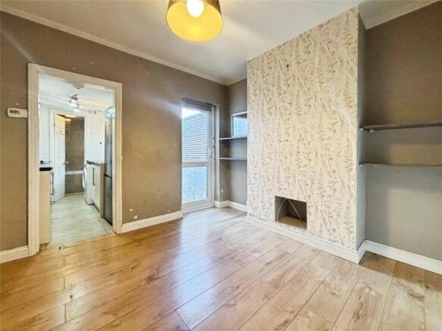 2 bedroom terraced house for sale in Edgehill Street, Reading, Berkshire, RG1