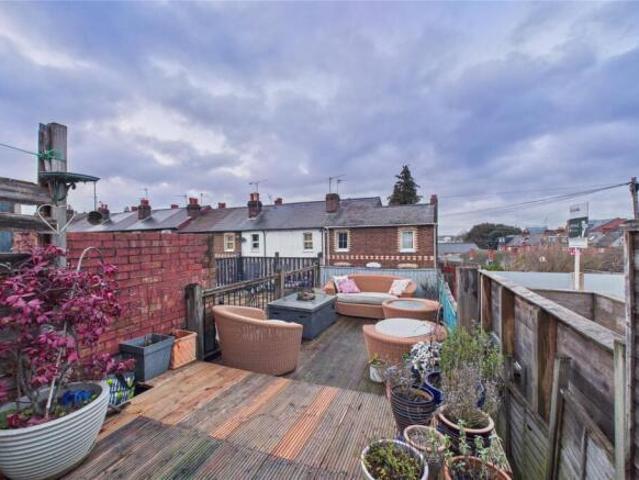 2 bedroom terraced house for sale in Edgehill Street, Reading, Berkshire, RG1