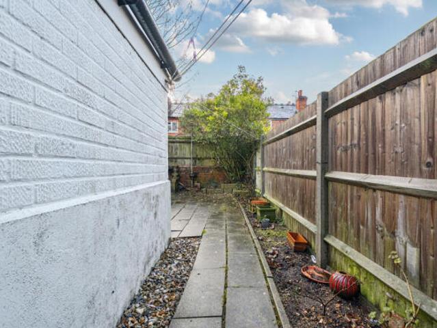 2 bedroom terraced house for sale in Edgehill Street, Reading, Berkshire, RG1