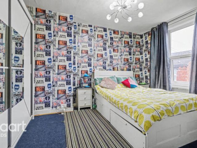 2 bedroom terraced house for sale in Edgware Place, Leeds, LS8