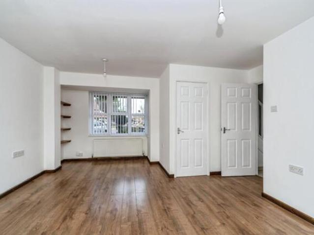 2 bedroom terraced house for sale in Edinburgh Close, Bedford, MK42