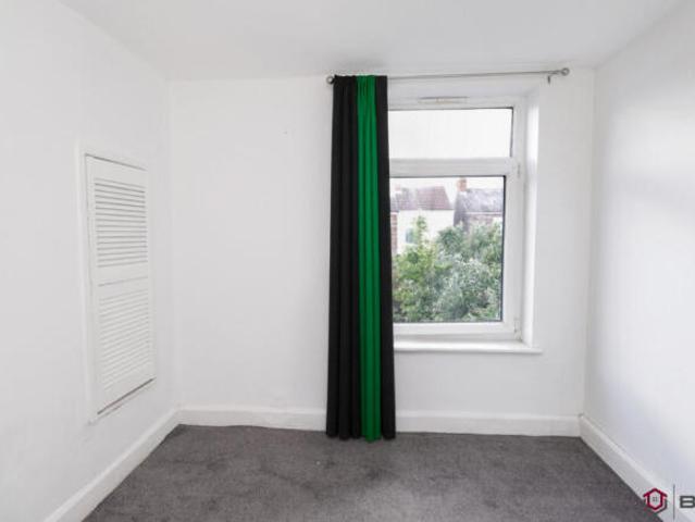 2 bedroom terraced house for sale in Egton Street, Hull, HU8