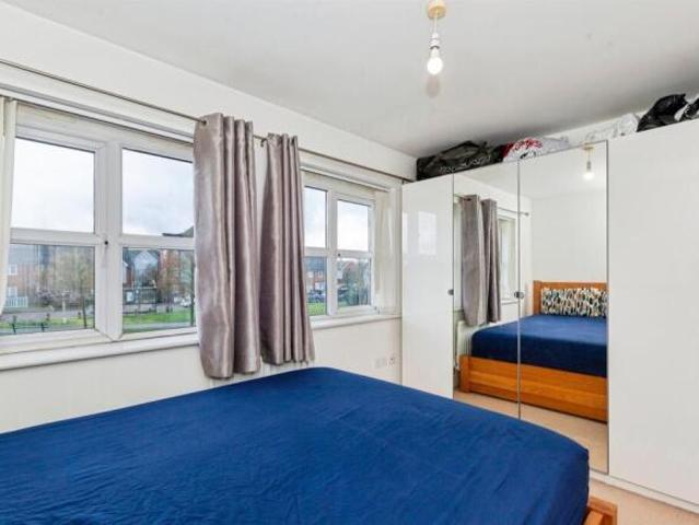 2 bedroom terraced house for sale in Eltham Avenue, SLOUGH, SL1