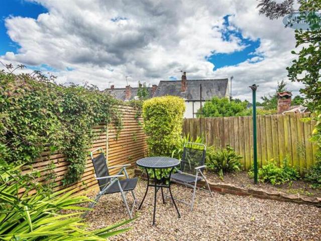 2 bedroom terraced house for sale in Exley Avenue, Walkley, Sheffield, S6
