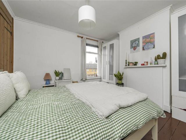 2 bedroom terraced house for sale in Fountain Road, London, SW17