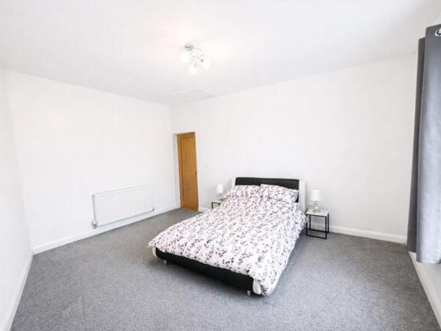 2 bedroom terraced house for sale in Ford Hill, Queensbury, Bradford, BD13