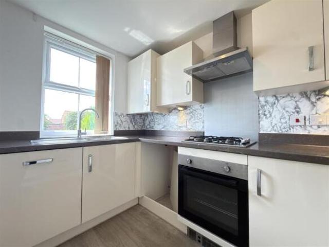 2 bedroom terraced house for sale in Forest House Lane, Leicester, LE3