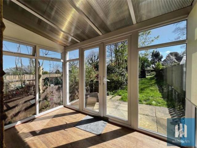 2 bedroom terraced house for sale in Farfield Road, Almondbury, Huddersfield, HD5