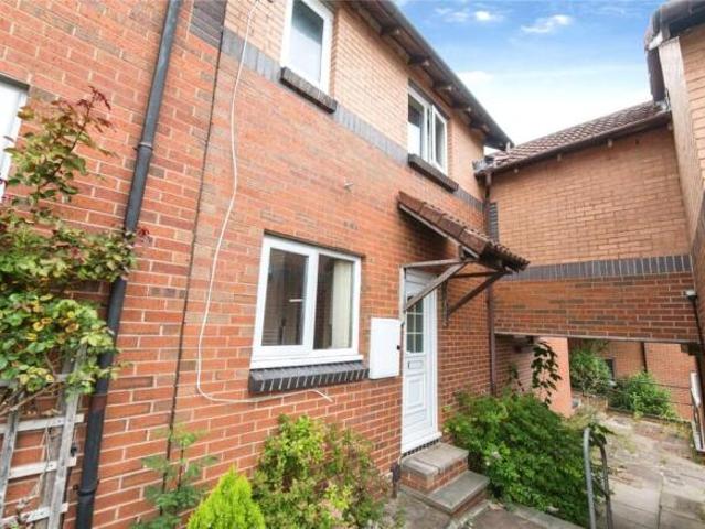 2 bedroom terraced house for sale in Farm Hill, Exeter, EX4