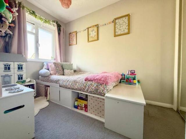 2 bedroom terraced house for sale in Farmbrook, Bushmead, Luton, Bedfordshire, LU2 7SZ, LU2