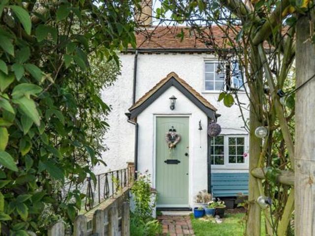 2 Bedroom Terraced House For Sale In Farnham, Hampshire