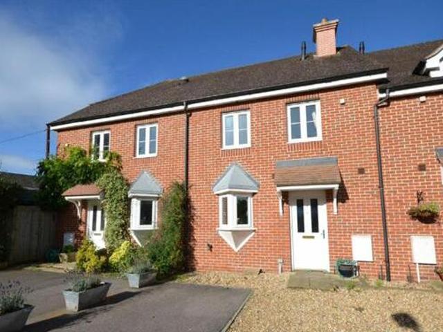 2 Bedroom Terraced House For Sale In Farnham, Surrey
