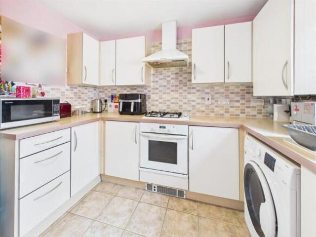 2 bedroom terraced house for sale in Ferndale Close, Longlevens, Gloucester, GL2