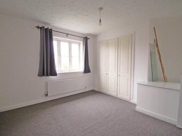 2 bedroom terraced house for sale in Fieldfare Drive, Stanground, Peterborough, PE2
