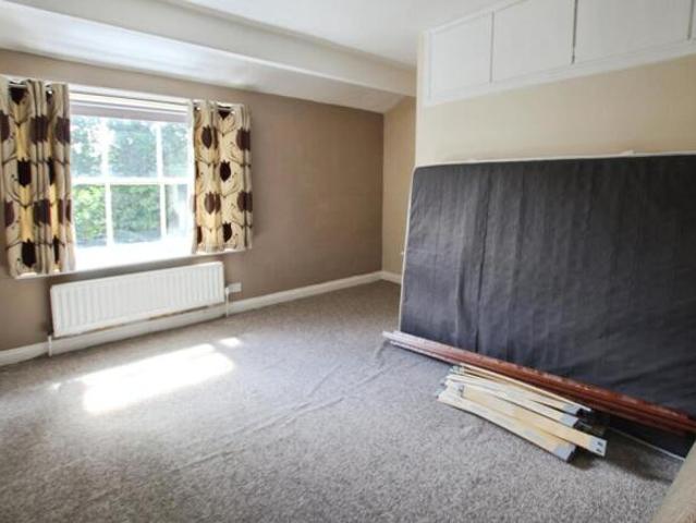 2 bedroom terraced house for sale in Finkle Lane, Leeds, LS27