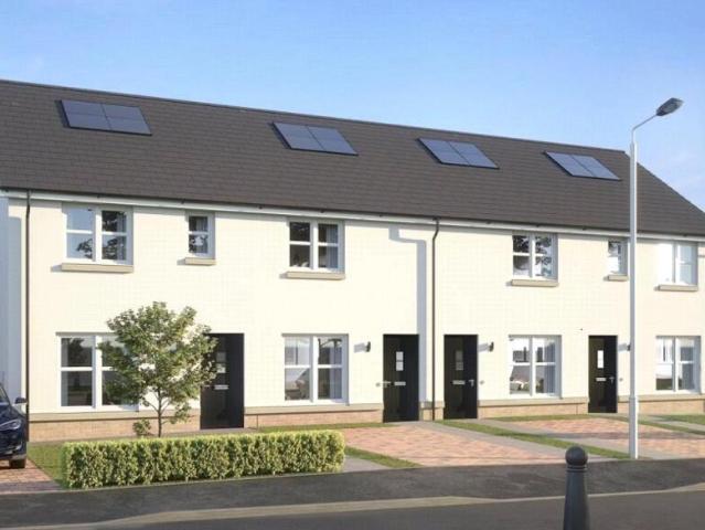 2 bedroom terraced house for sale in Katewell Avenue, Glasgow, G15
