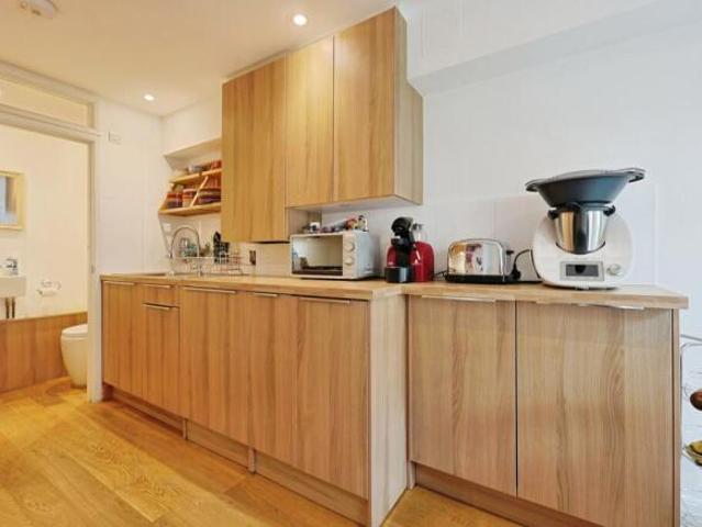 2 bedroom terraced house for sale in Kathleen Road, London, SW11