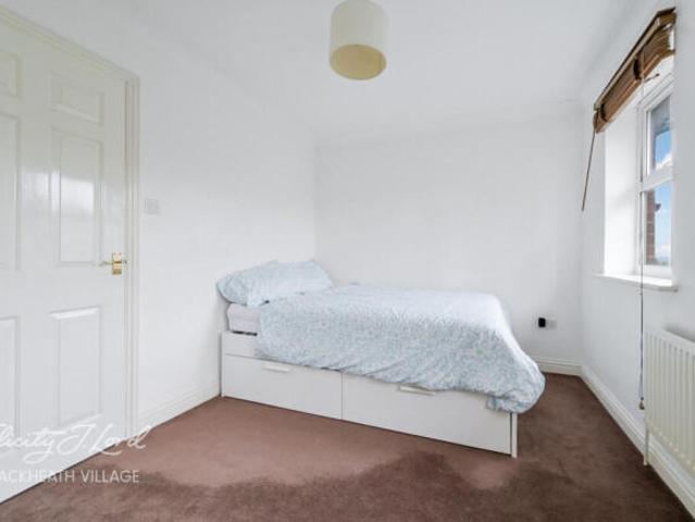 2 bedroom terraced house for sale in Kendall Road, London, SE18