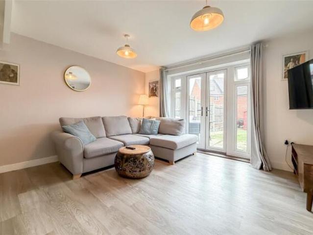 2 bedroom terraced house for sale in Kestrel Way, St. Albans, Hertfordshire, AL4