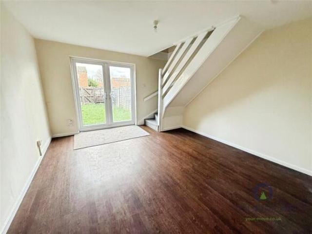 2 bedroom terraced house for sale in Kingfisher Close, London, SE28