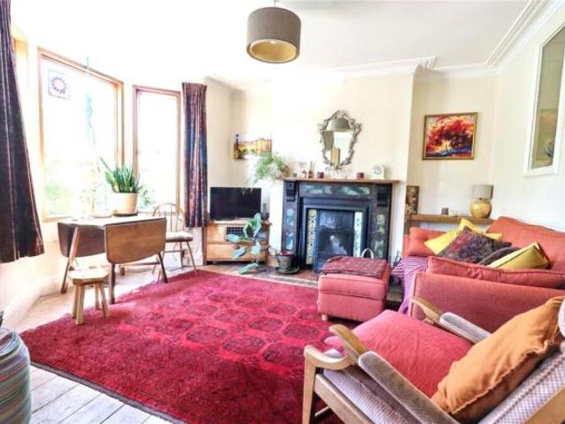 2 bedroom terraced house for sale in Kingsway, Bath, BA2