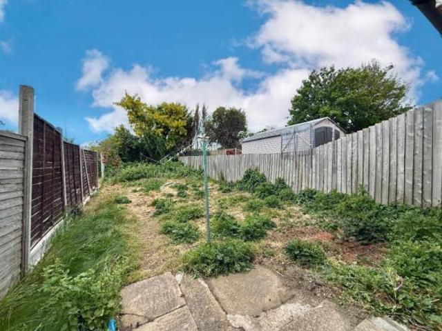 2 bedroom terraced house for sale in Kingsway, Luton, LU4