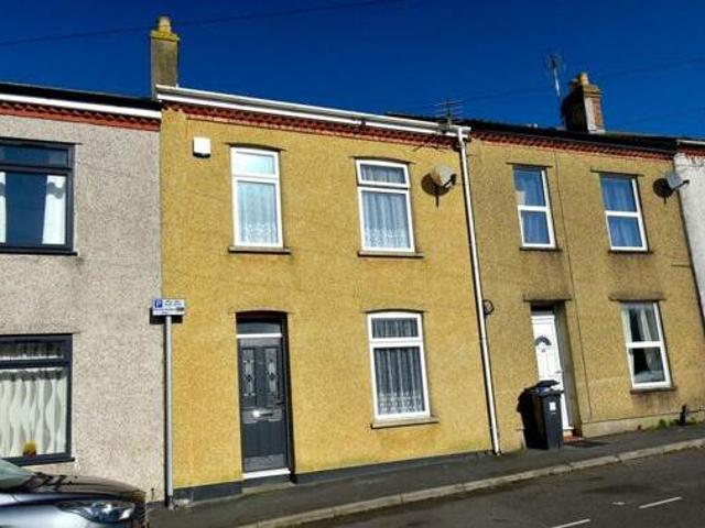 2 Bedroom Terraced House For Sale In Kingswood, Bristol