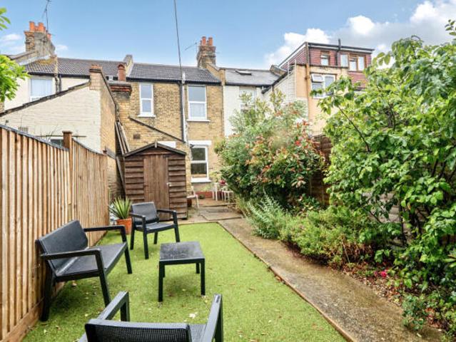 2 bedroom terraced house for sale in Howarth Road, London, SE2