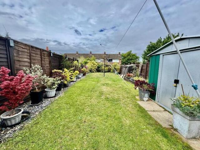 2 bedroom terraced house for sale in Hollybush Road, Vauxhall Park, Luton, Bedfordshire, LU2 9HQ, LU2