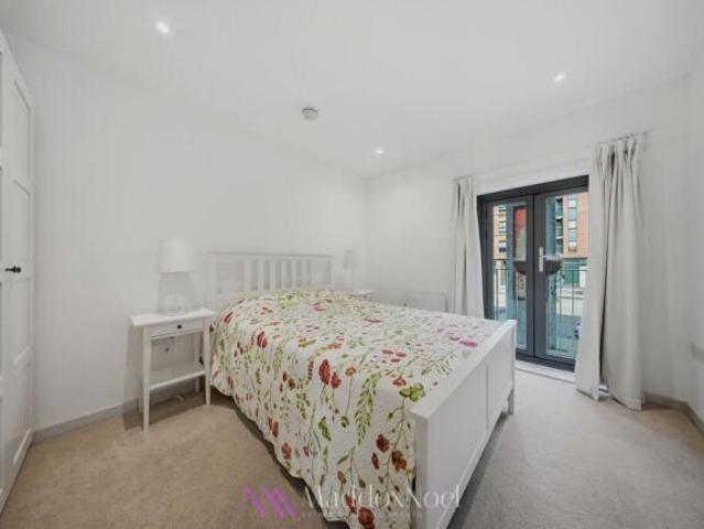 2 bedroom terraced house for sale in Hood Street, Manchester, M4