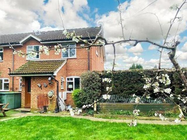 2 Bedroom Terraced House For Sale In Hook, Hampshire