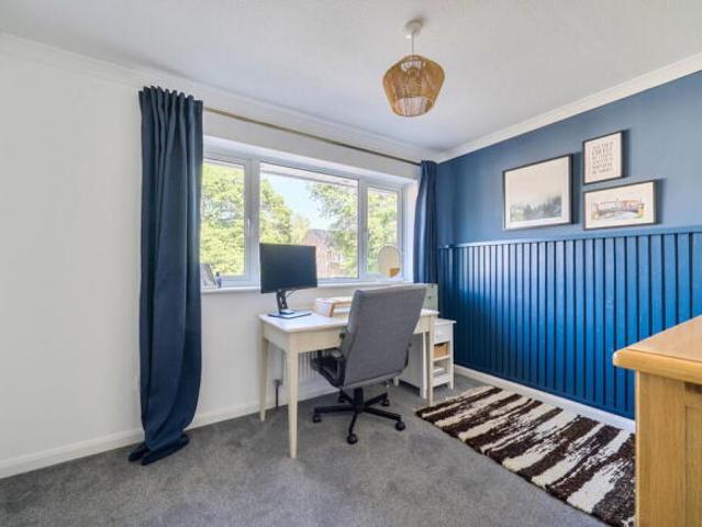 2 bedroom terraced house for sale in Hawfinch Close, SO16