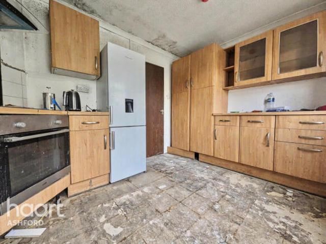 2 bedroom terraced house for sale in Hawks Way, Ashford, TN23