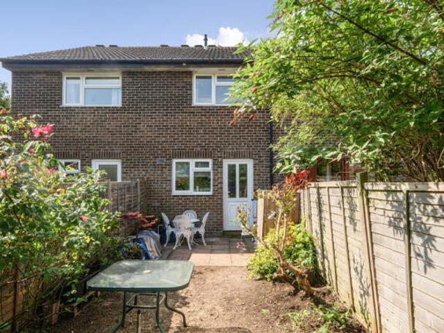 2 bedroom terraced house for sale in Hayes Close, Marston, Oxford, OX3