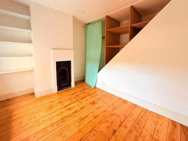 2 bedroom terraced house for sale in Hampton View, Bath, BA1