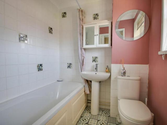 2 bedroom terraced house for sale in Harefield! Popular Location! Separate Kitchen!,SO18
