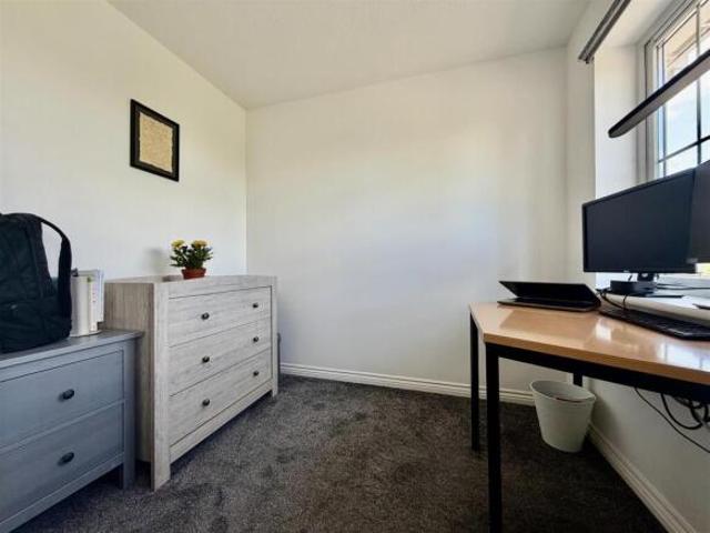 2 bedroom terraced house for sale in Harness Close, Hempsted, Gloucester, GL2