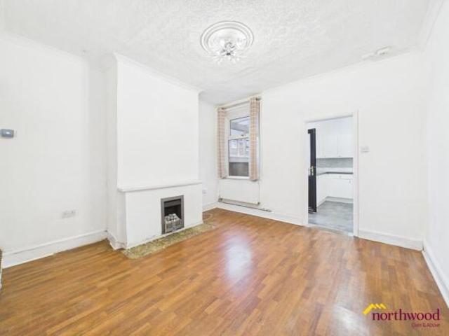 2 bedroom terraced house for sale in Hartshill Rd, Hartshill, ST4