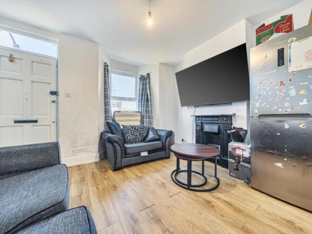 2 bedroom terraced house for sale in Hartville Road, Plumstead, SE18