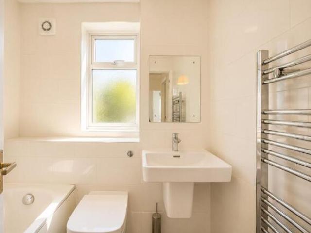 2 bedroom terraced house for sale in Helix Road, London, SW2